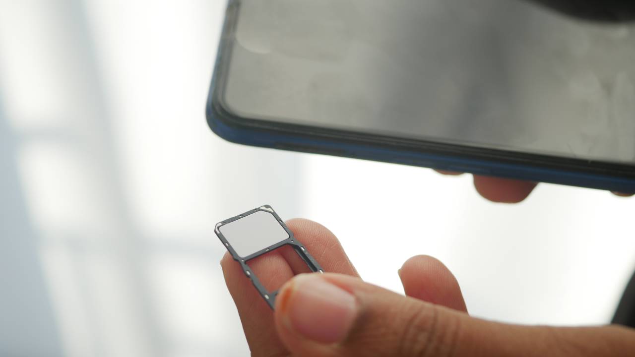 Cos'è e come funziona una SIM card - FASTWEBPLUS